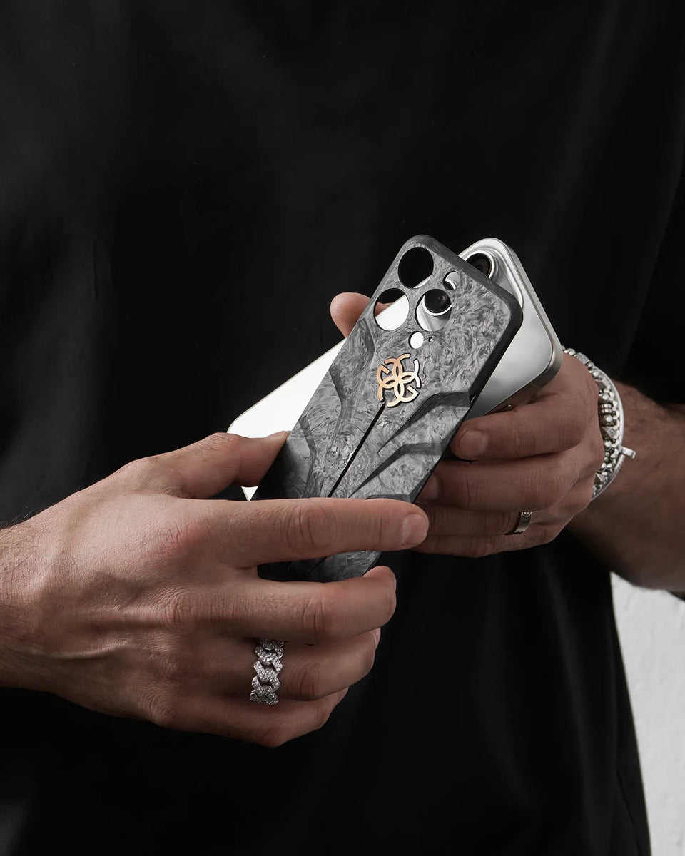 MAGNETIC IPHONE CASE – GOLDEN CONCEPT